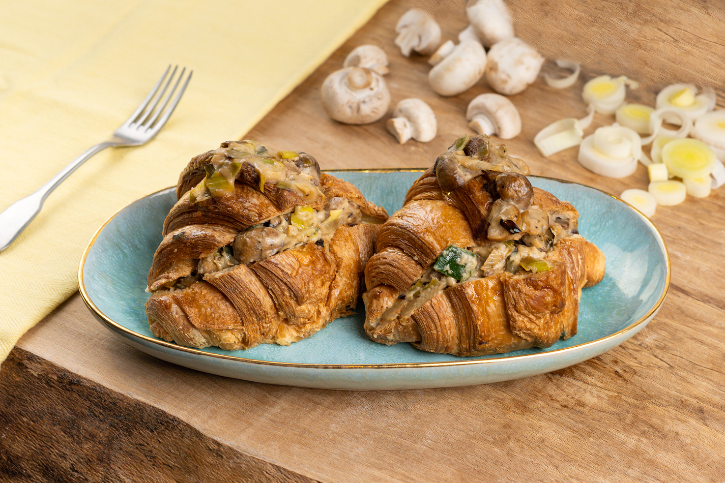 Order a mushroom roll – box of 4 delivery in London from Arapina Bakery